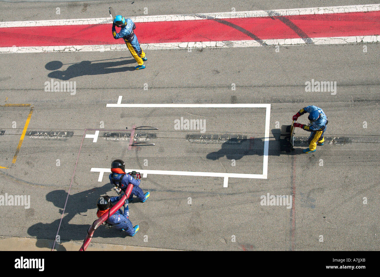 Renault Formula 1 pitcrew ready for Pit Stop Stock Photo - Alamy
