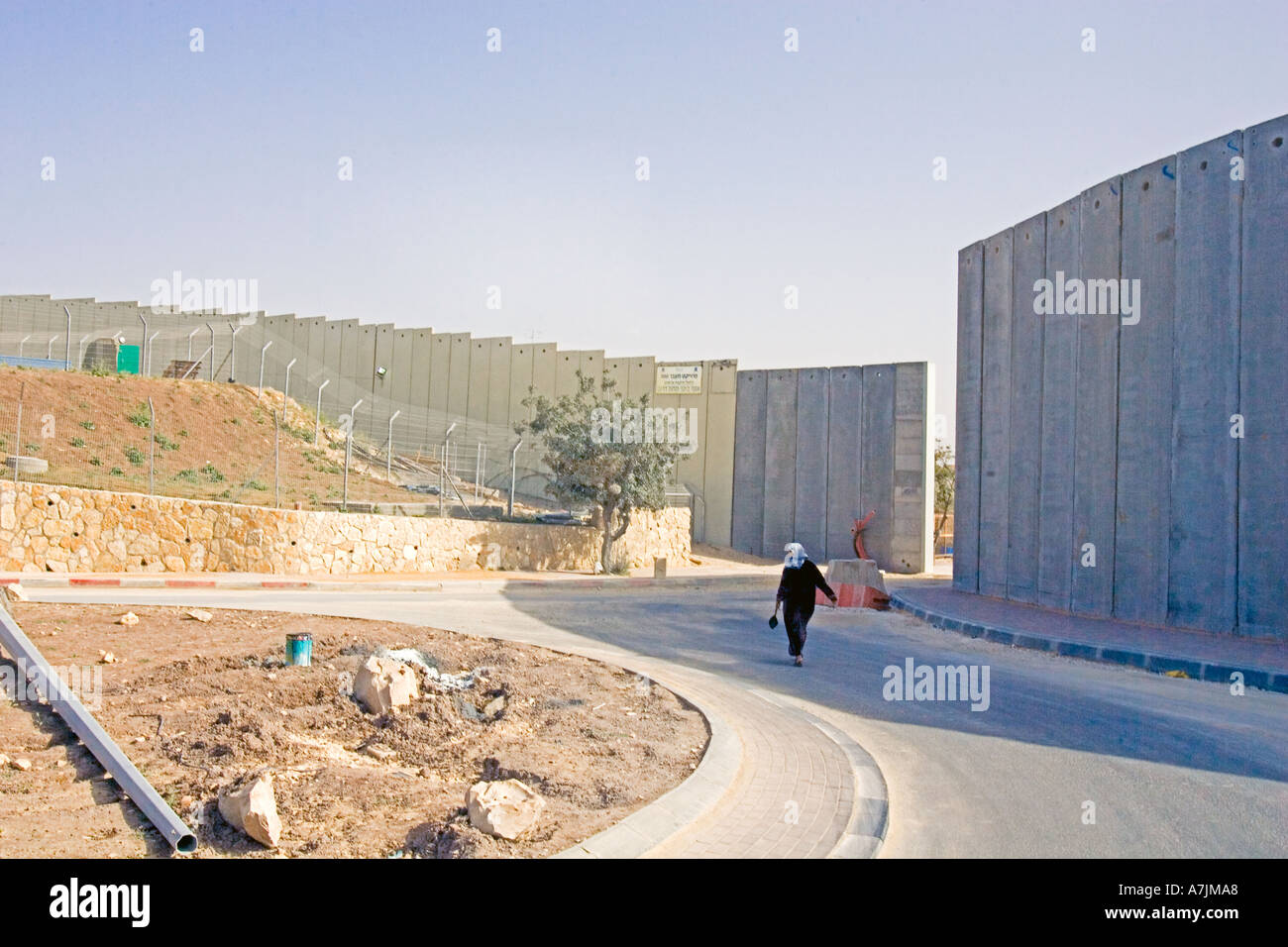 ISRAEL BETHLEHEM The Wall being constructed by Israel will be 425 feet ...