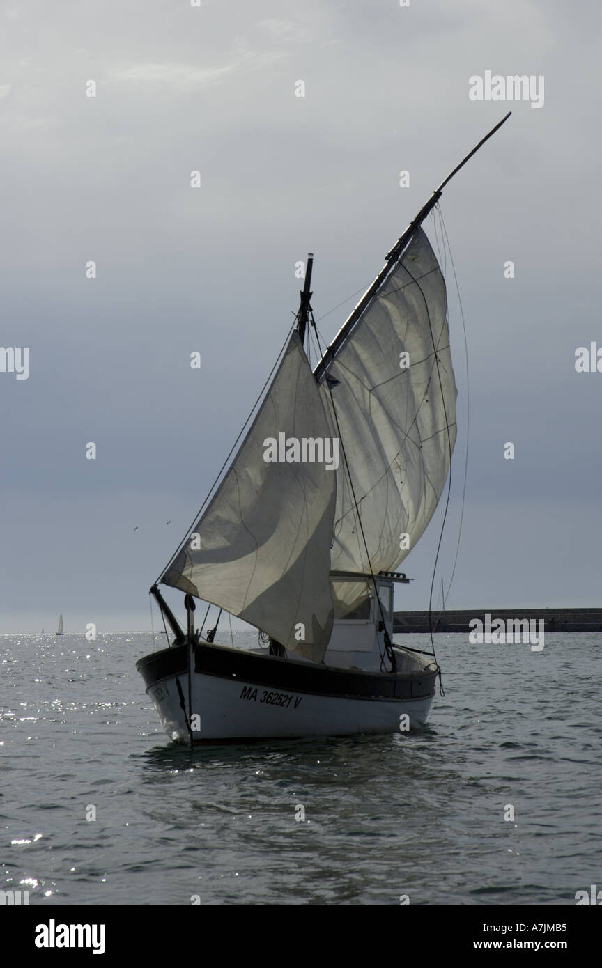 Triangular Sail High Resolution Stock Photography and Images - Alamy