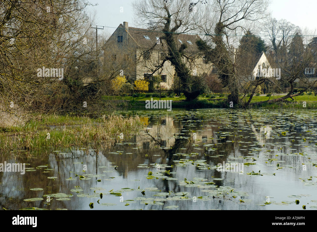 Traditional stonehouse hi-res stock photography and images - Alamy