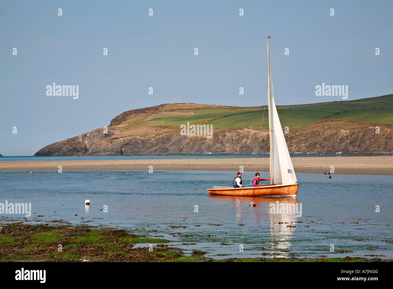 Very small sailing boat hi-res stock photography and images - Alamy
