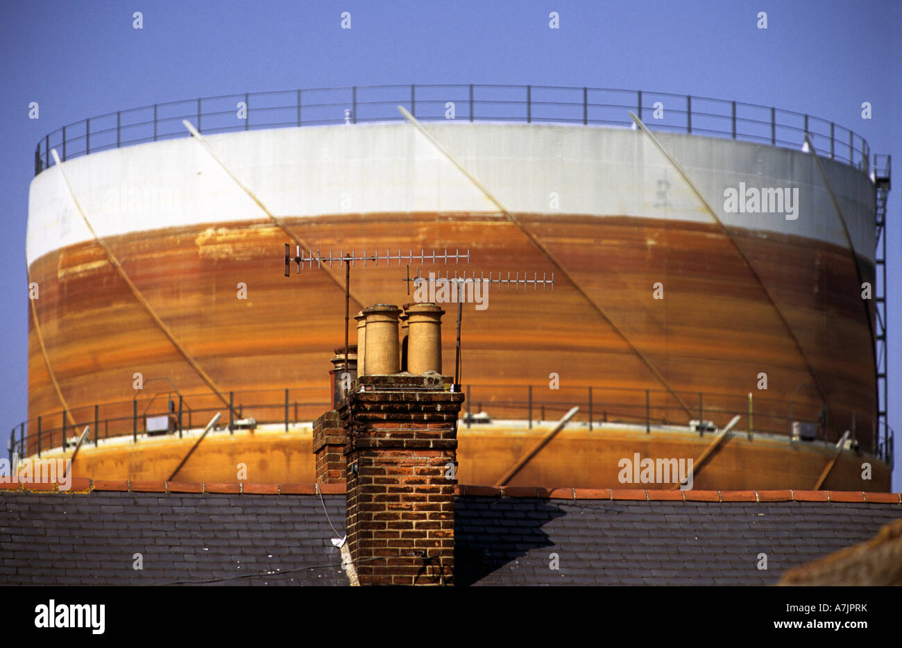 Natural gas holder gasometer hi-res stock photography and images - Alamy