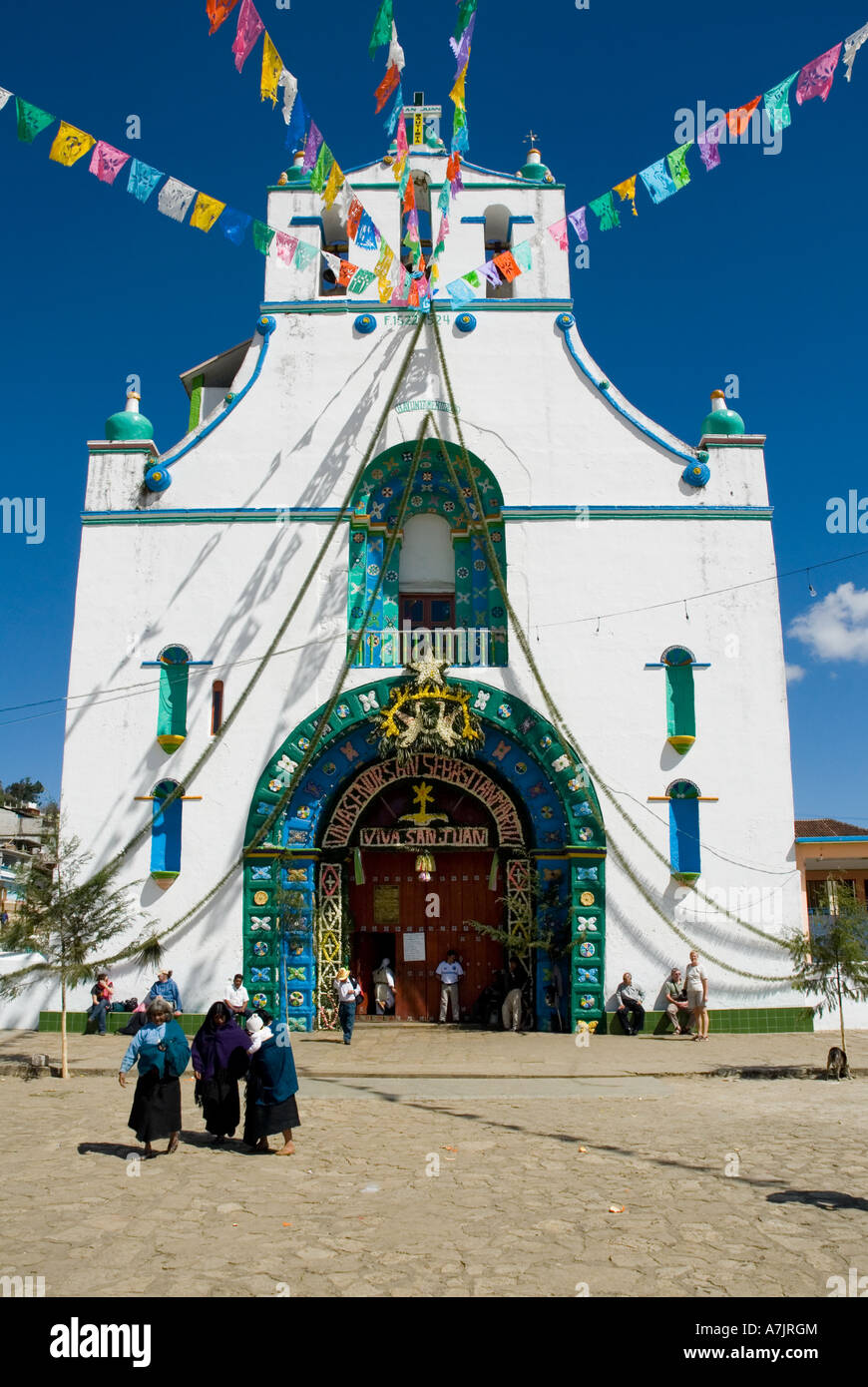 San Juan Chamula Church - Chiapas - Mexico Stock Photo - Alamy