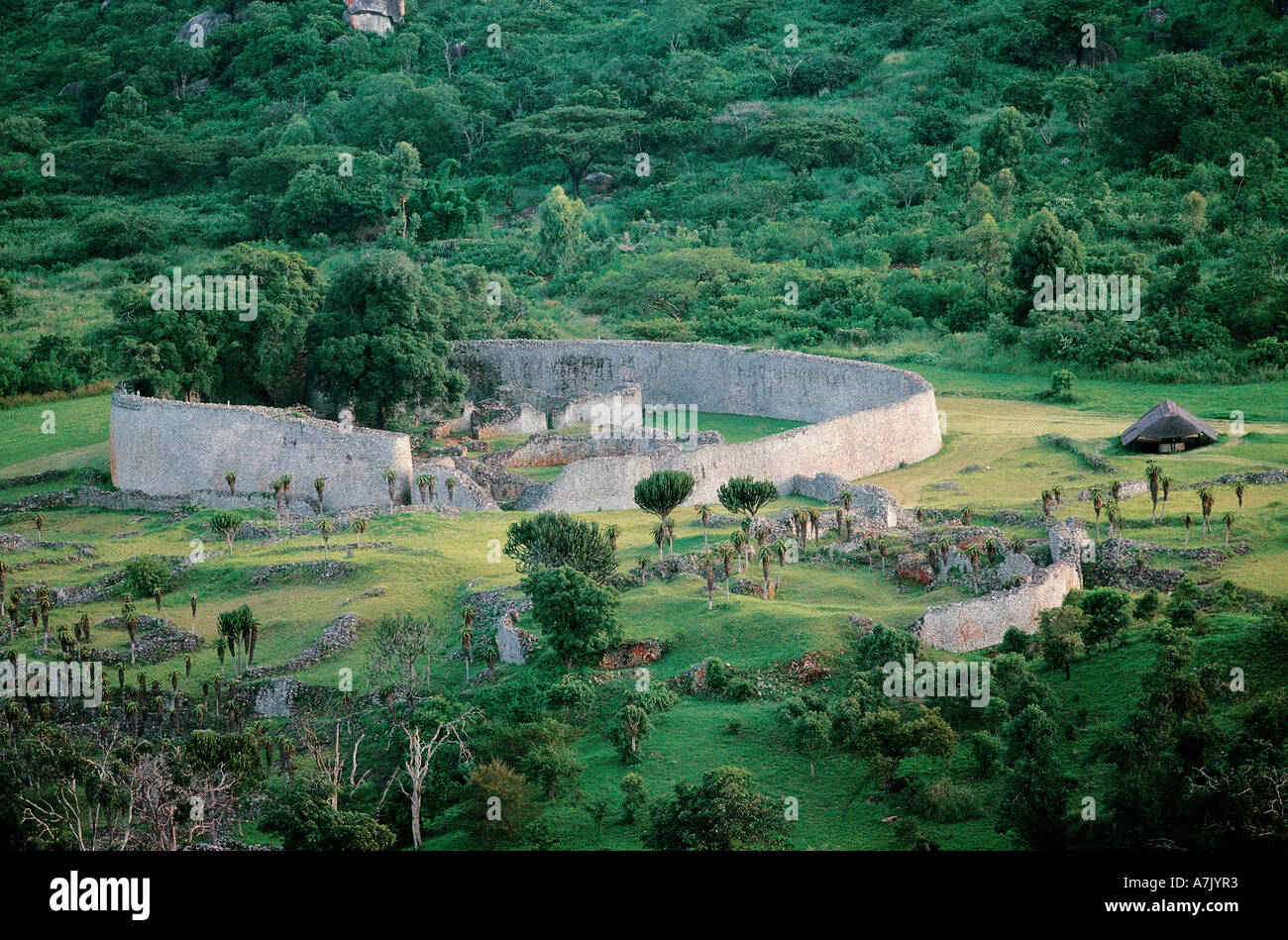 Zimbabwe ruins hill complex hi-res stock photography and images - Alamy