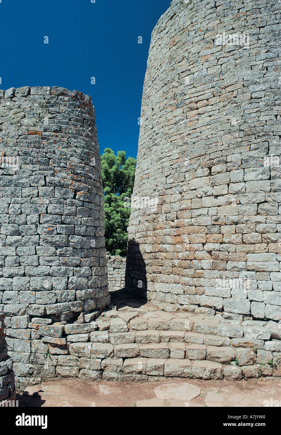Zimbabwe ruins hi-res stock photography and images - Alamy