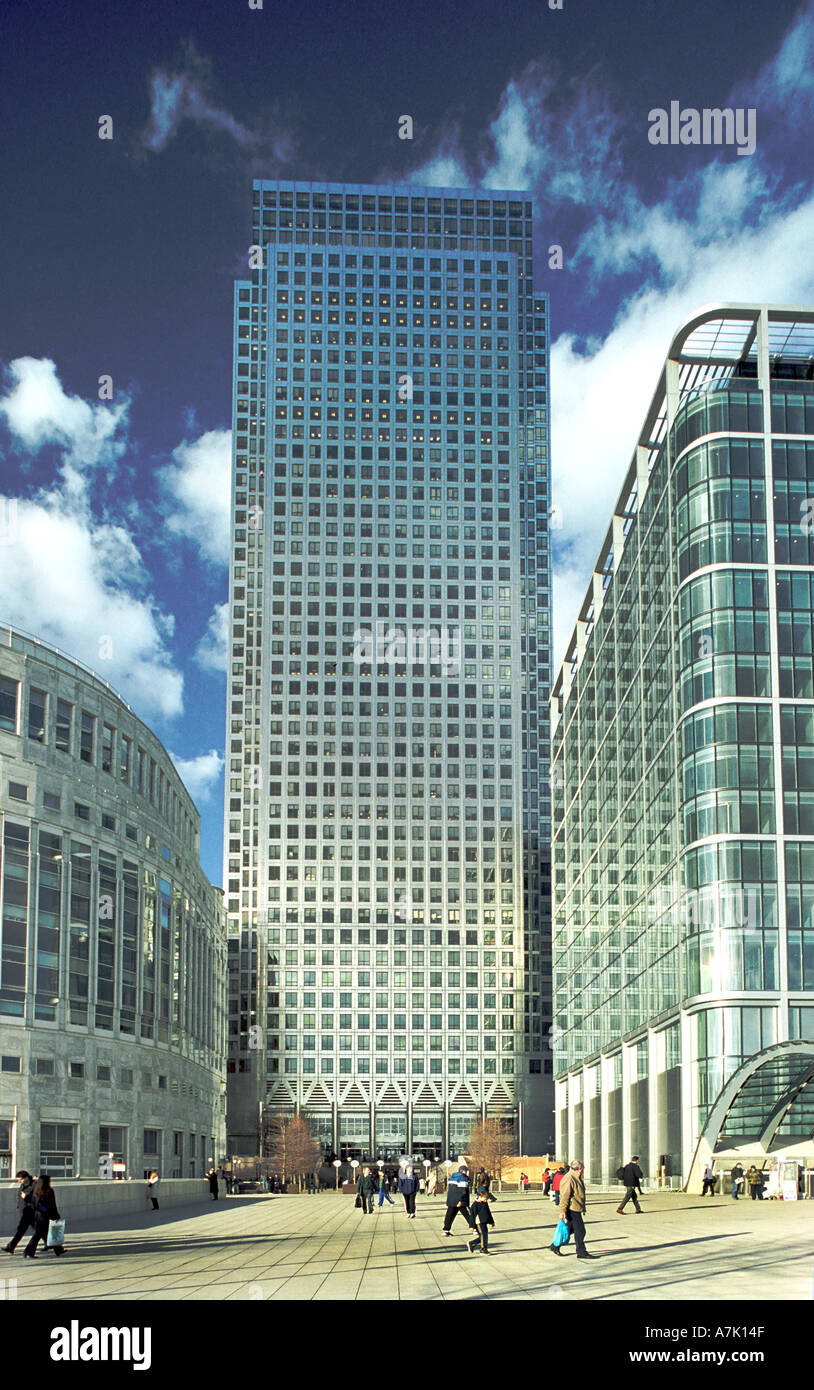 The One Canada Square office tower at Canary Wharf in London Stock ...