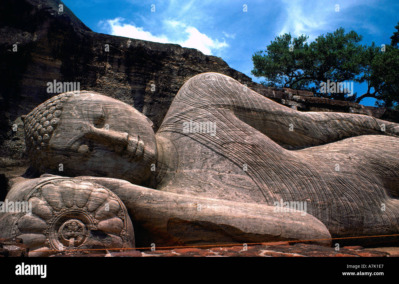 Polonnaruwa Sri Lanka Gal Vihara Reclining Buddha Stock Photo - Alamy