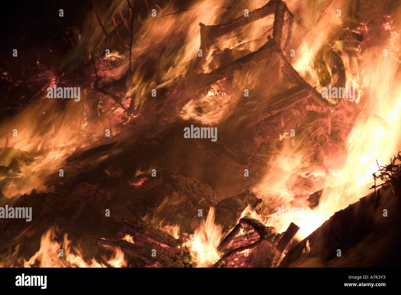 Roar of fire hi-res stock photography and images - Alamy