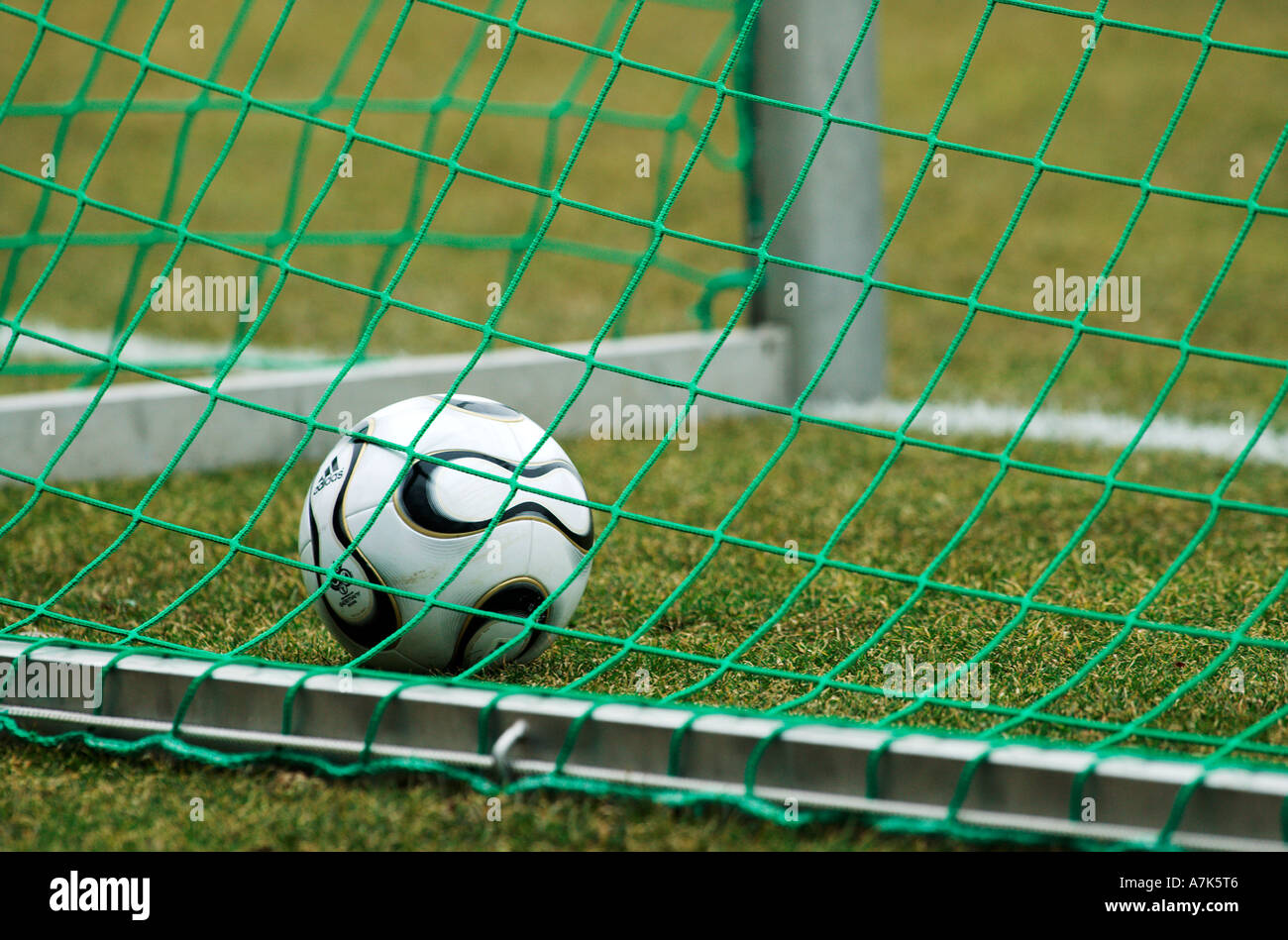 Teamgeist football hi-res stock photography and images - Alamy