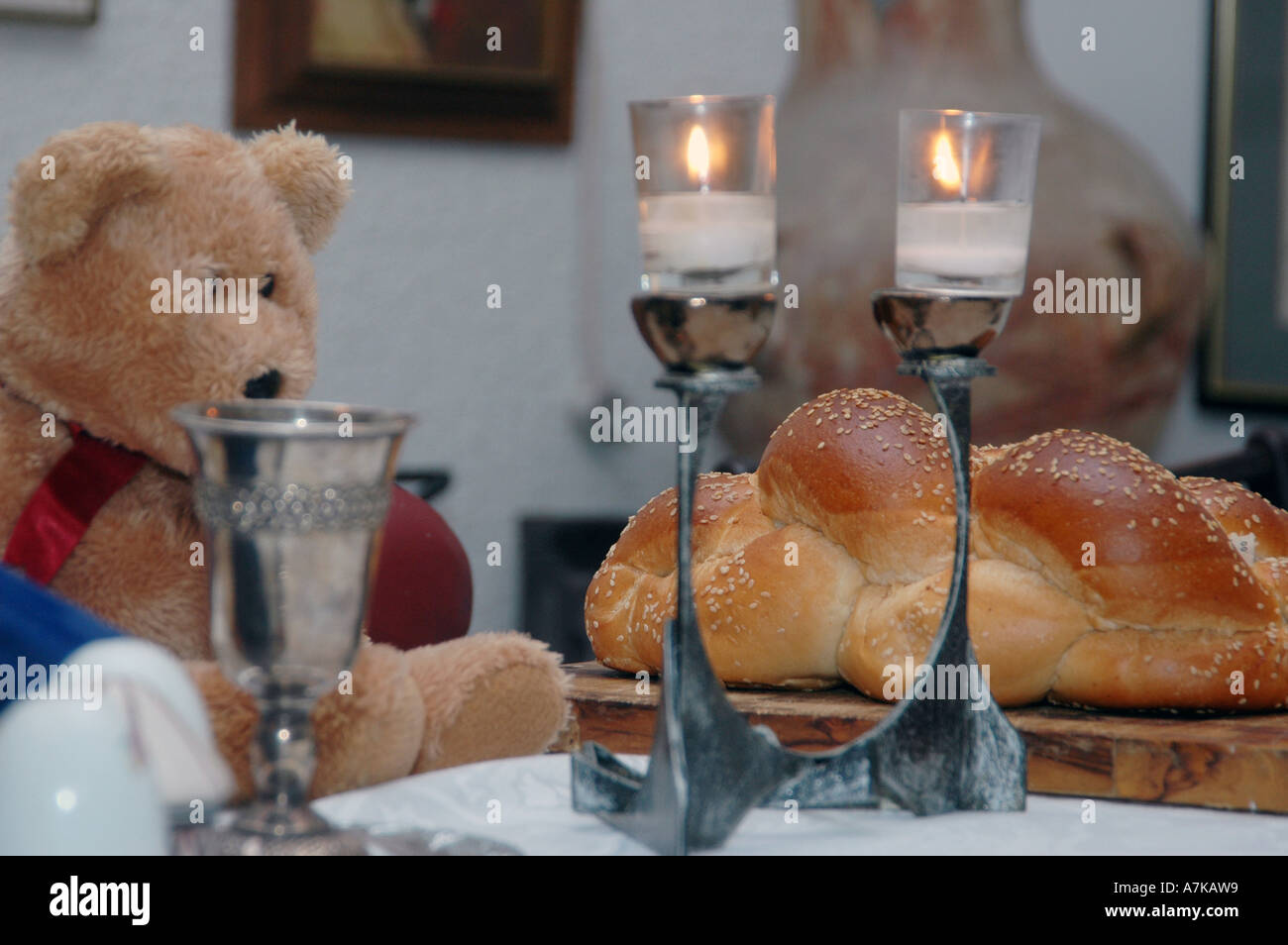 Shabbat table hi-res stock photography and images - Alamy