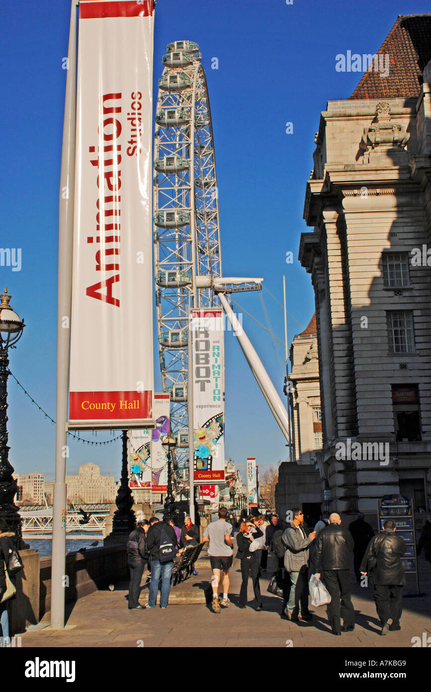 London Eye Ferris wheel and Aquarium adverts on the Southbank London ...