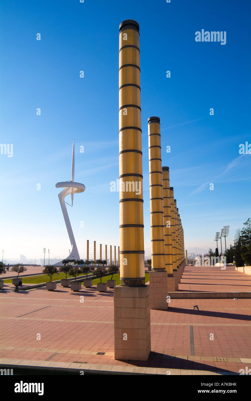 Telefonica telecommunications tower at Montjuic designed by Santiago ...