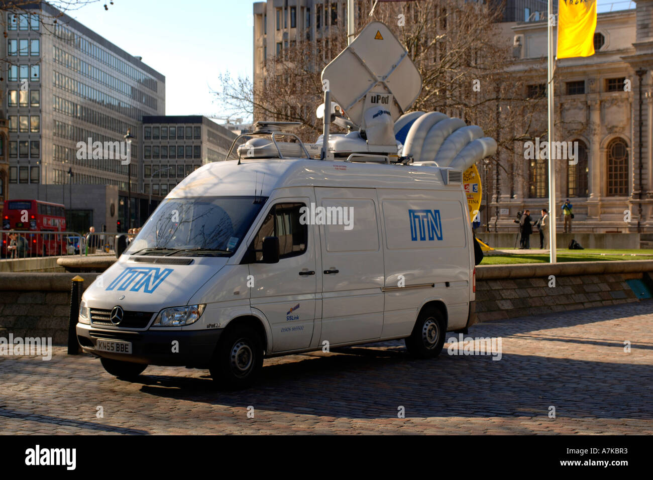 Itn tv van hi-res stock photography and images - Alamy
