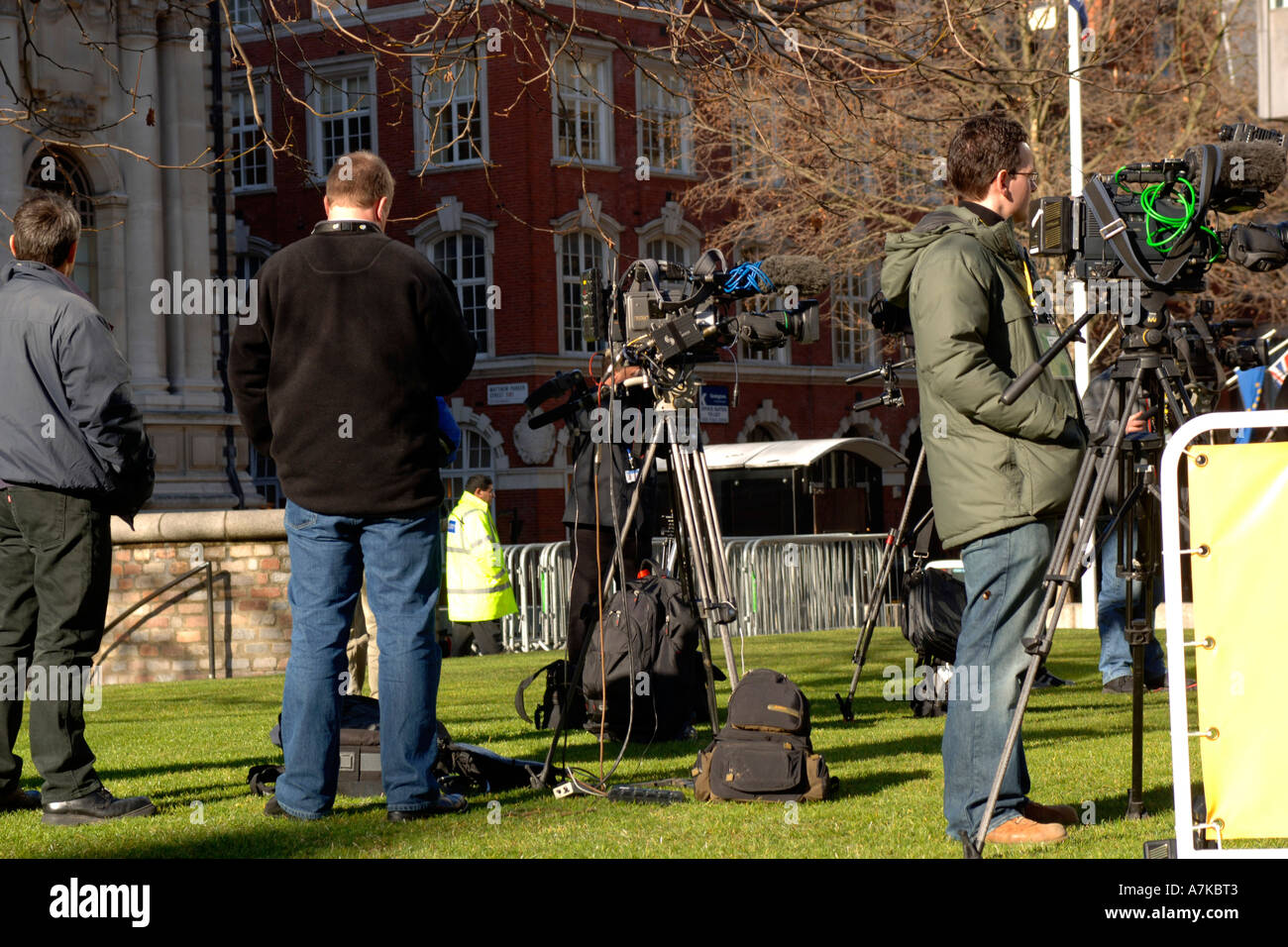Photographer photographers media tv television journalist press hi-res ...