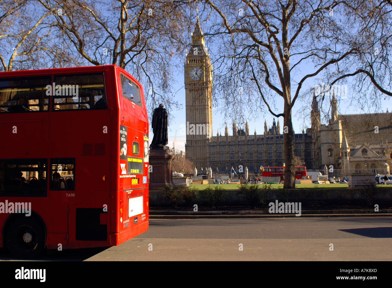 Parliment square hi-res stock photography and images - Alamy