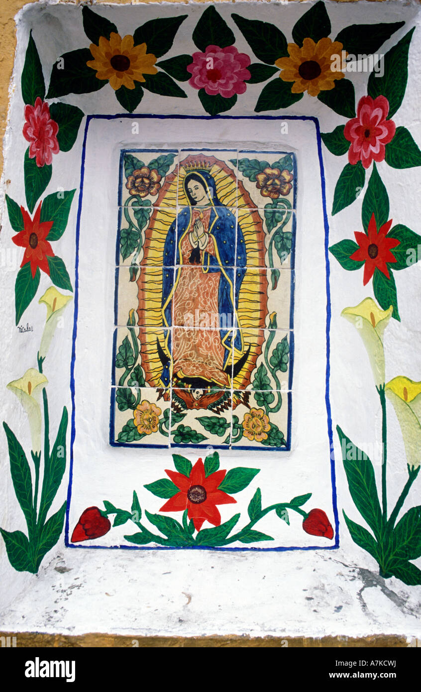 House plate tile hi-res stock photography and images - Alamy