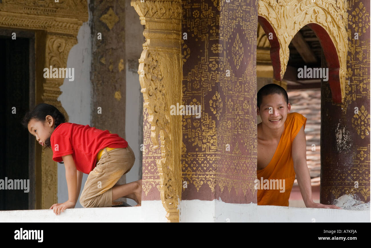 Girl monks hi-res stock photography and images - Alamy