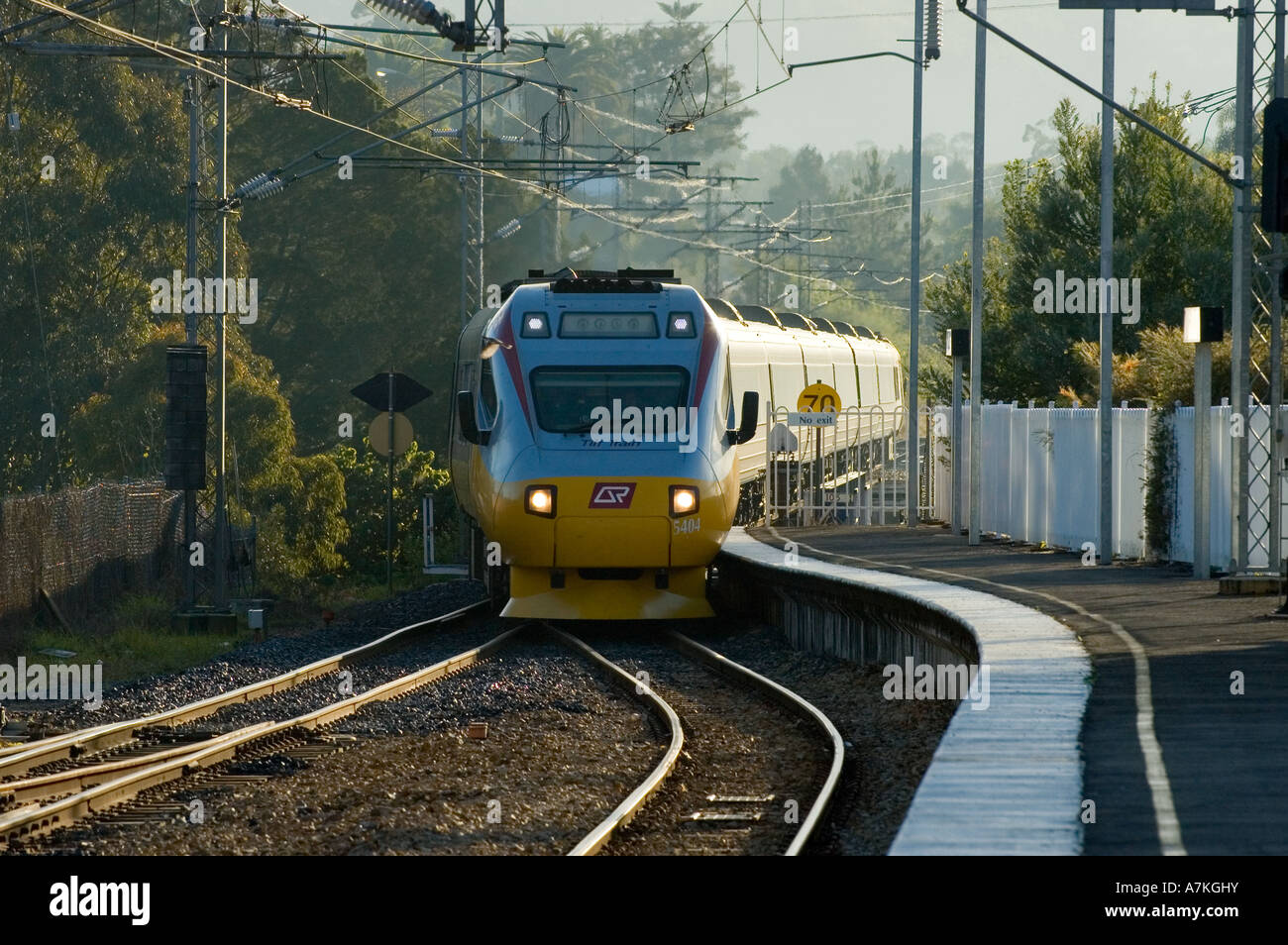 Suburban train lines hi-res stock photography and images - Alamy