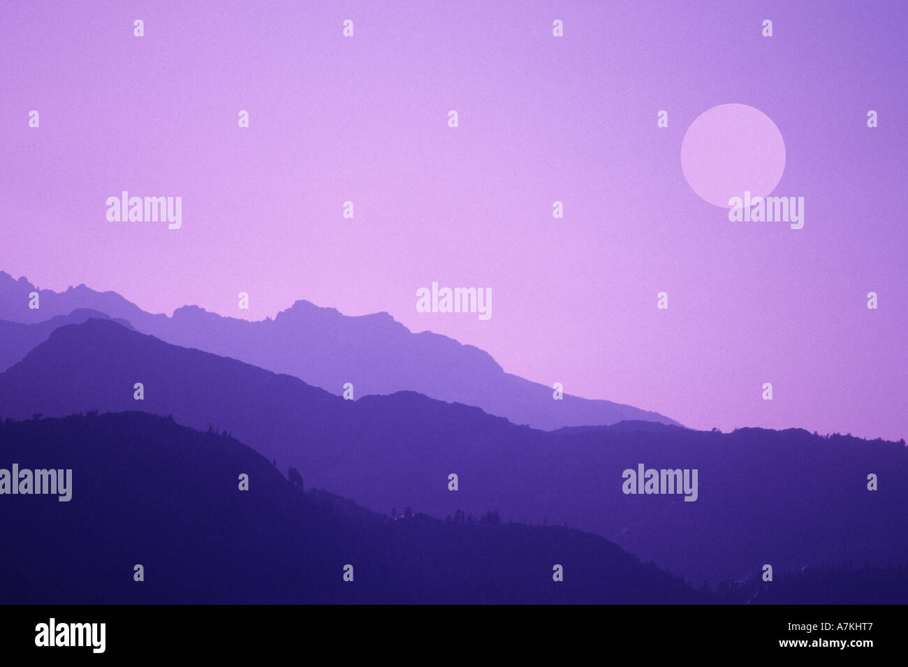 Graphic mountains hi-res stock photography and images - Alamy