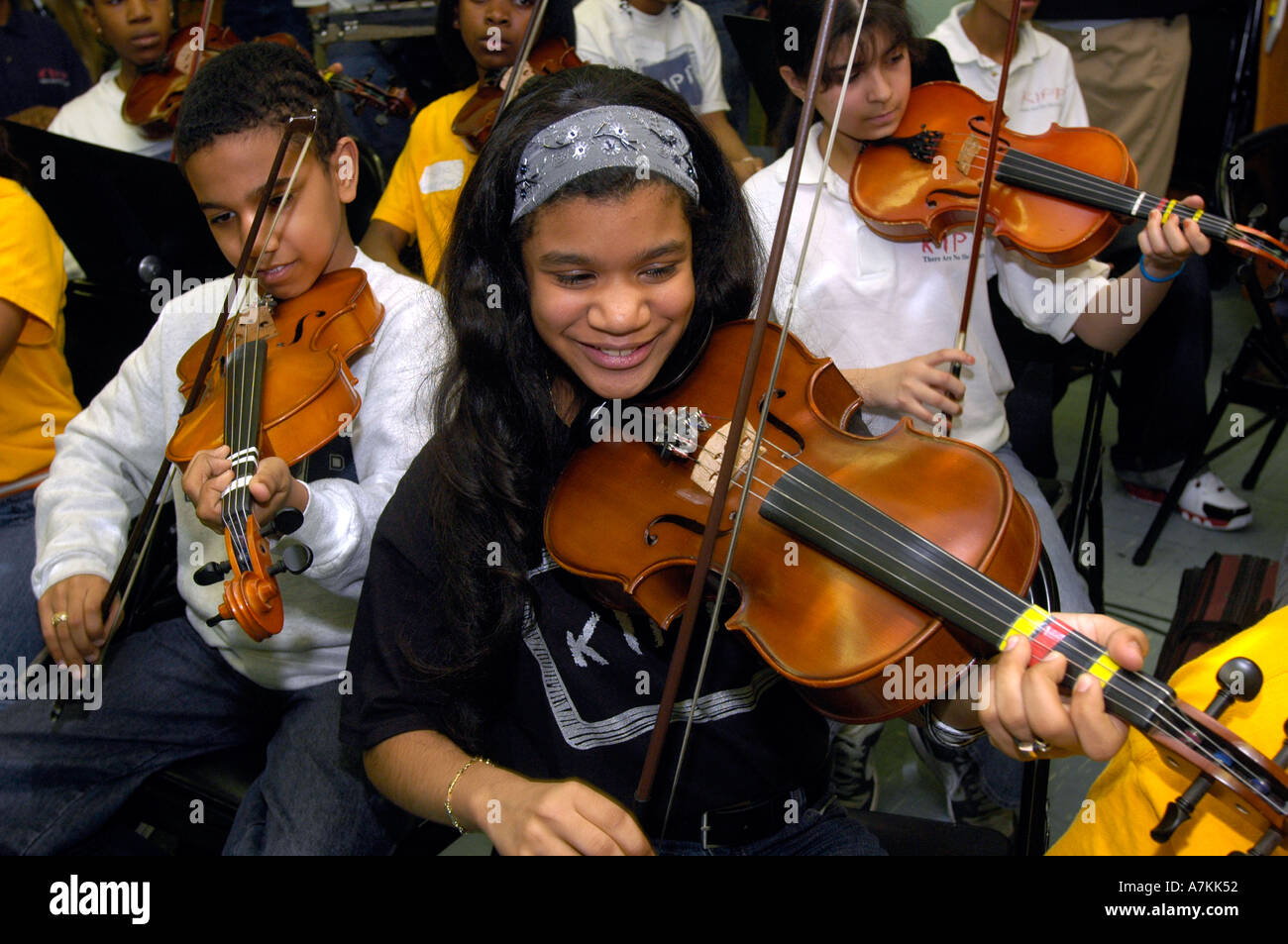 Seventh grade students classroom hi-res stock photography and images ...