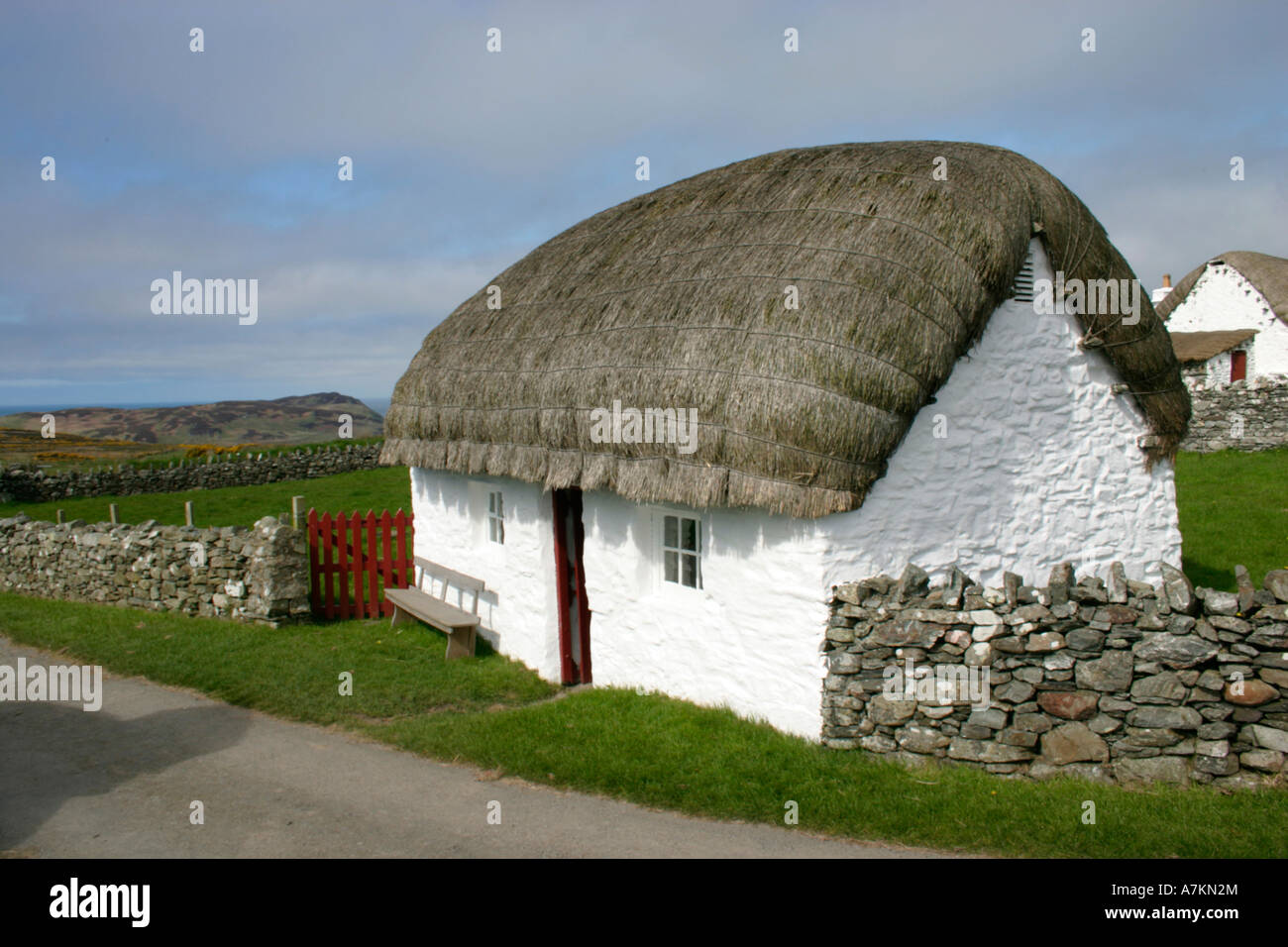 cregneash traditional manx village thatched cottage isle of man ...