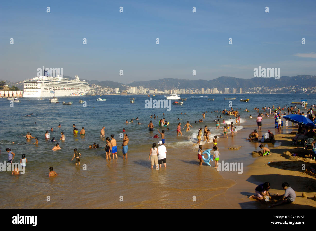 Bahia acapulco guerrero mexico hi-res stock photography and images - Alamy
