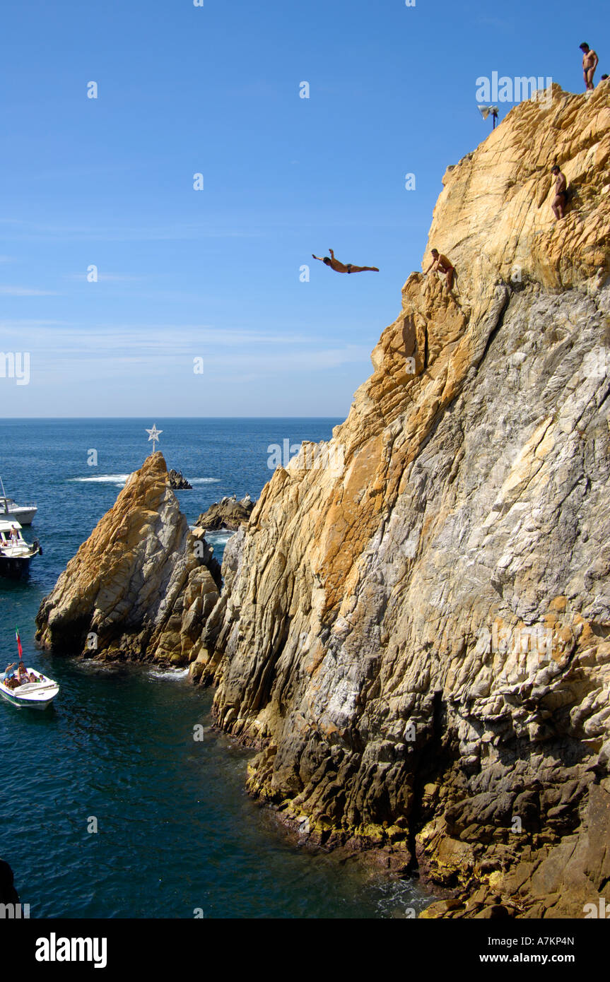 The cliffs of La Quebrada in the Bay of Acapulco, Mexico Stock Photo ...