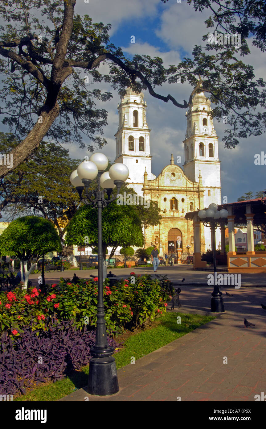 Campeche mexico parque principal hi-res stock photography and images ...