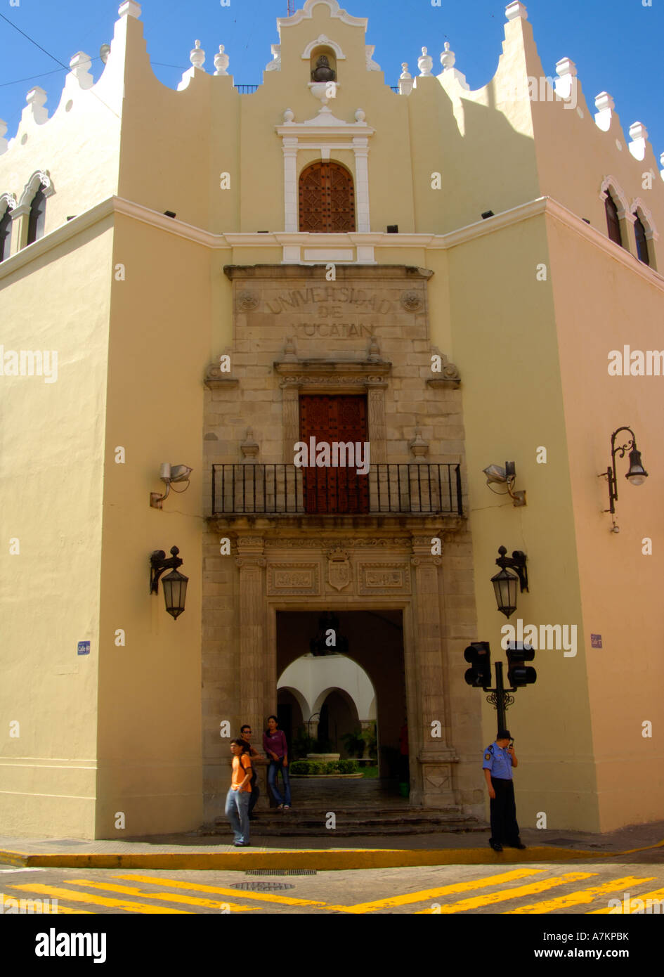 Peninsular arabic hi-res stock photography and images - Alamy