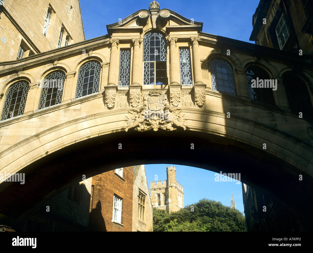 English bridge campus hi-res stock photography and images - Alamy