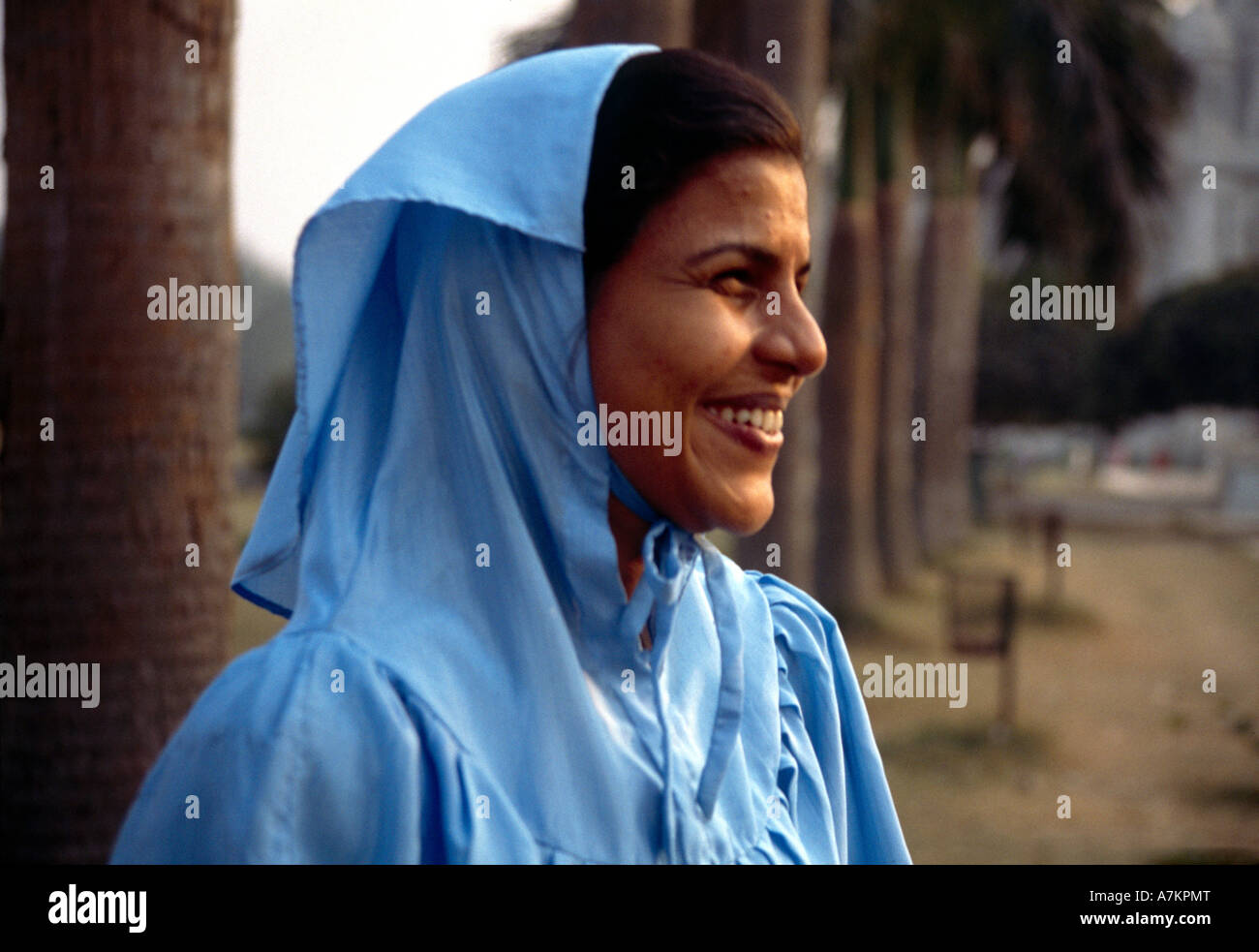 Kolkata India Muslim Woman Stock Photo - Alamy