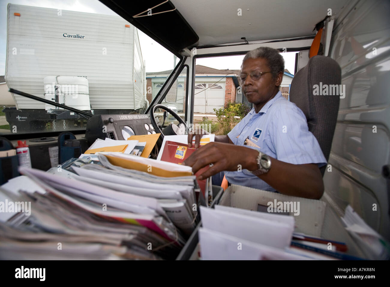 African america mail carrier hi-res stock photography and images - Alamy