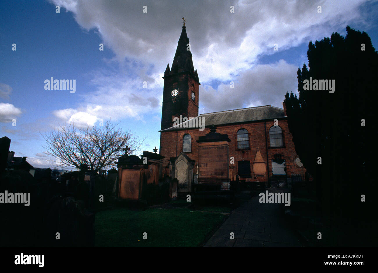Church dumfries graveyard hi-res stock photography and images - Alamy