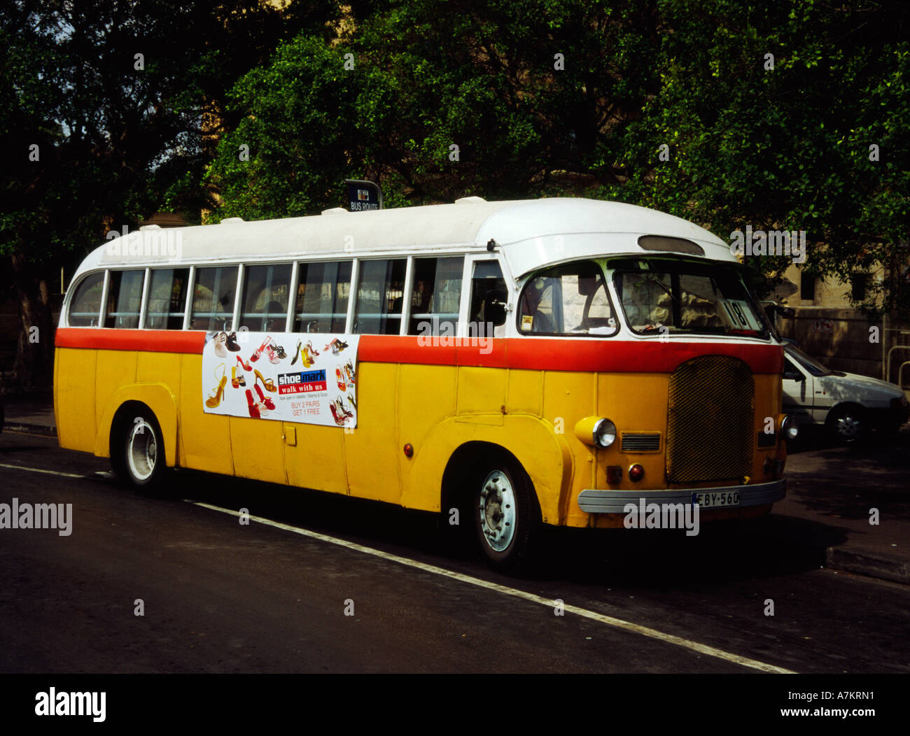 Old Yellow bus Stock Photo - Alamy