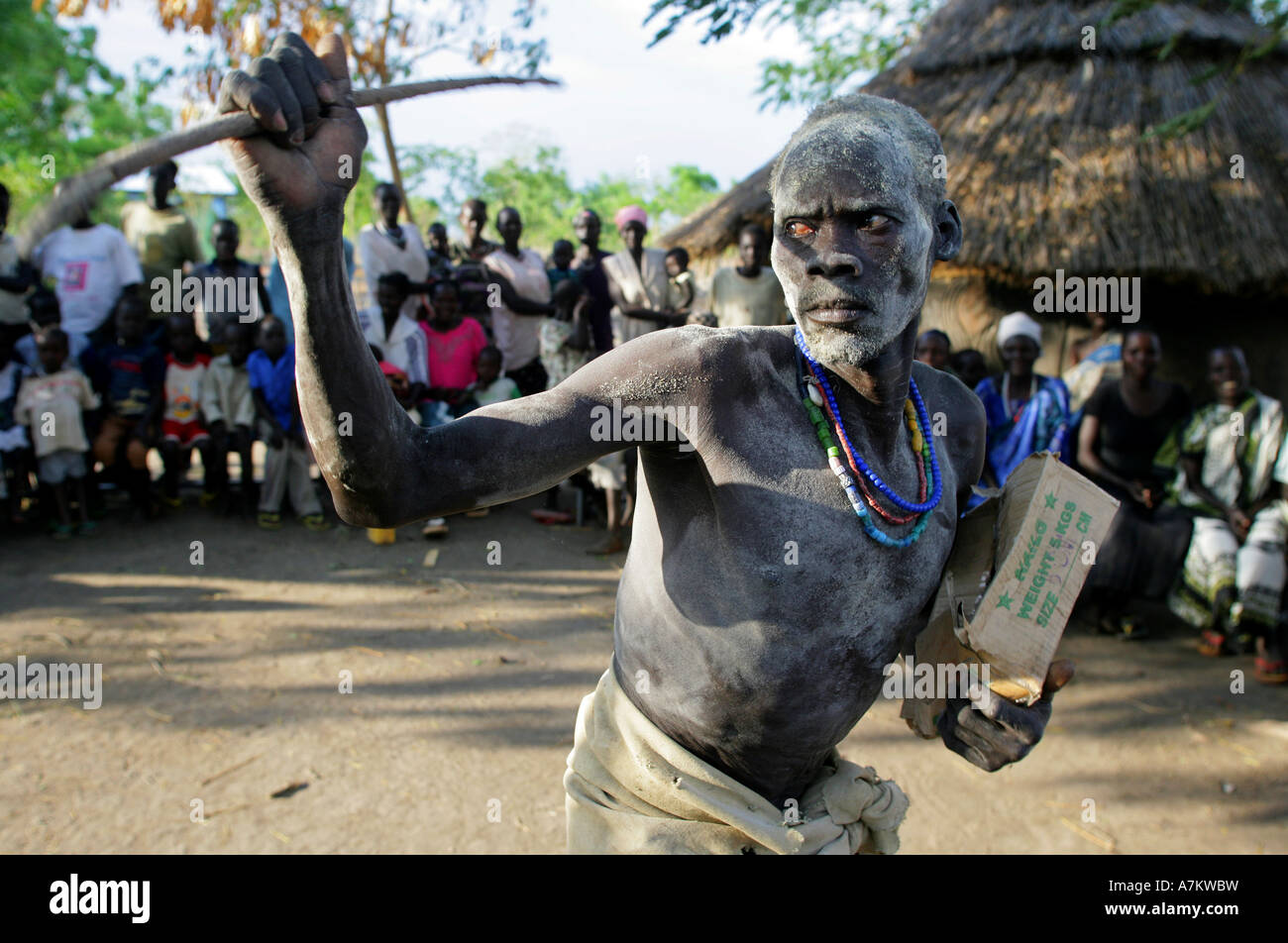 Ethiopia - traditional dance of the men from the Anyuak tribe Stock ...