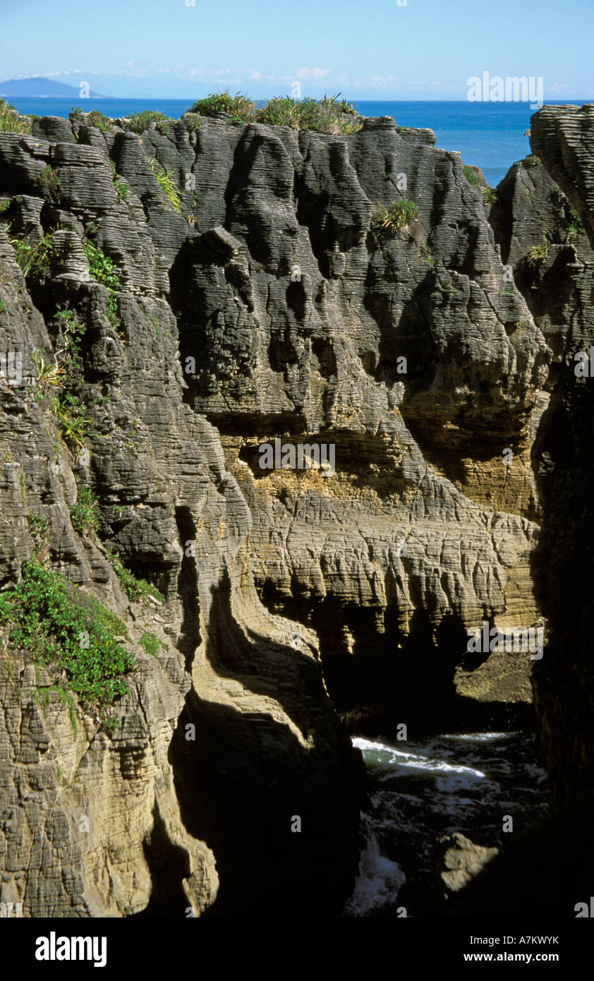 Pancake Rocks New Zealand Punakaiki Layers of Ocean sculpted Limestone ...