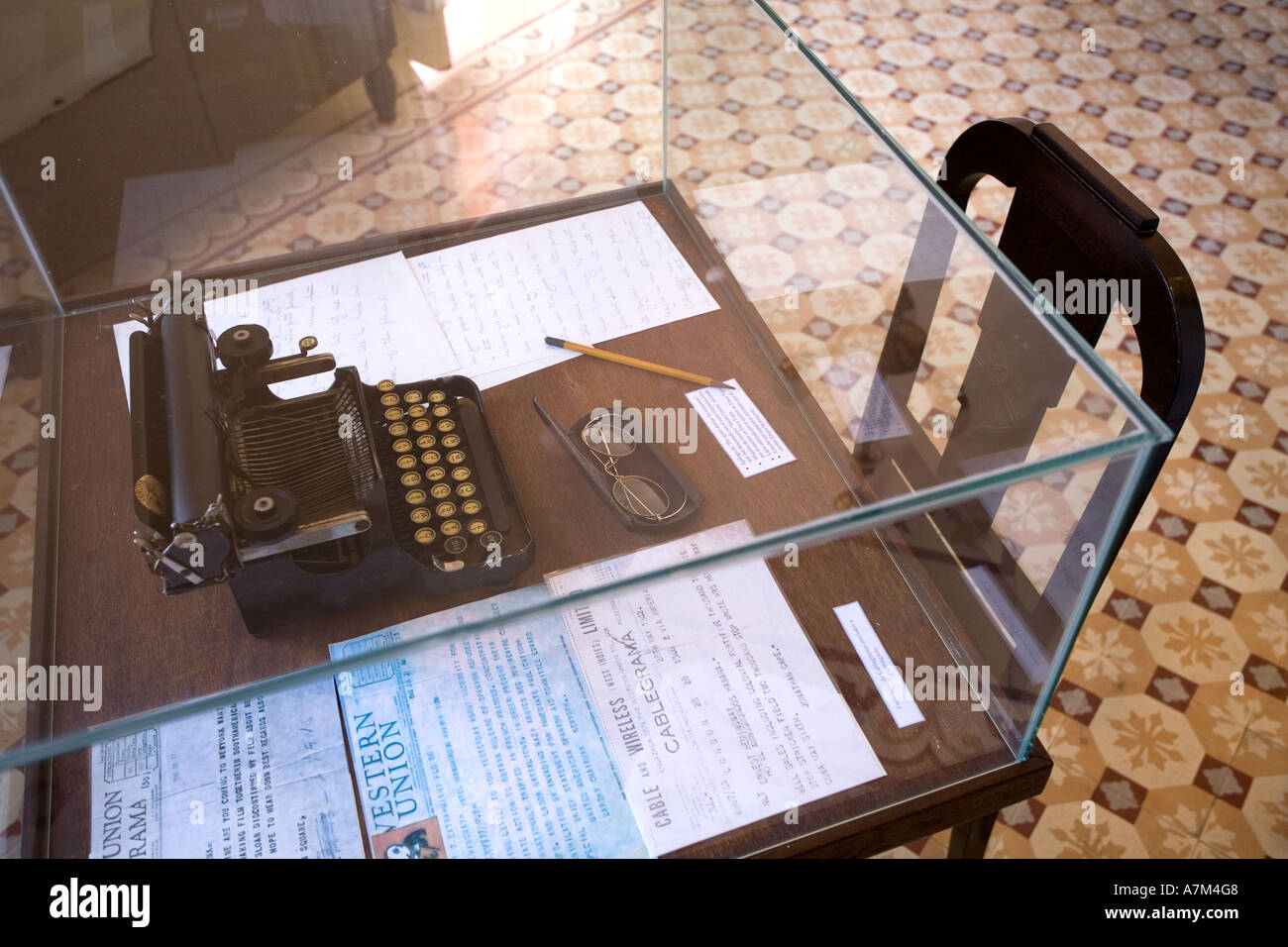 Hemingways desk hi-res stock photography and images - Alamy