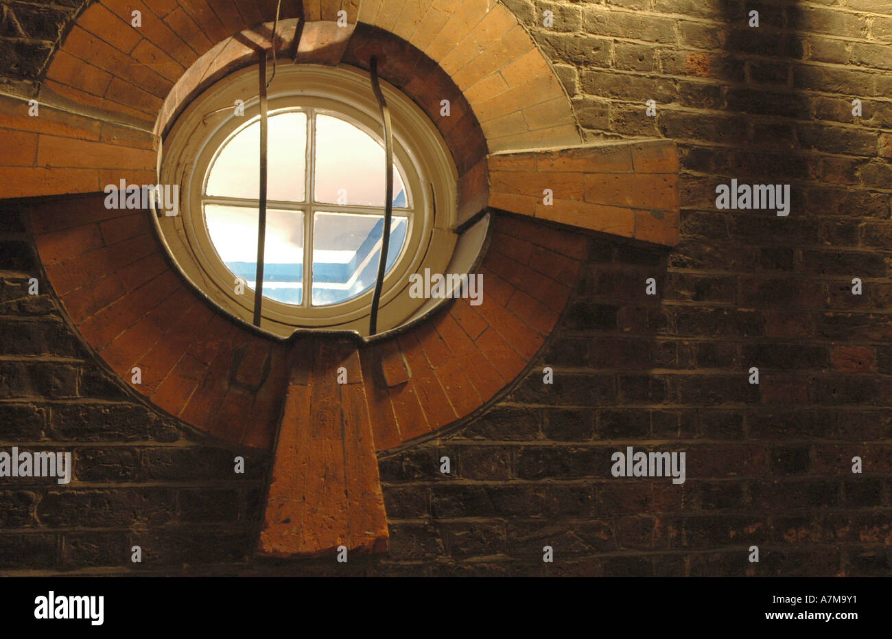City porthole in Gough Square, a small pedestrianised court in a tangle ...