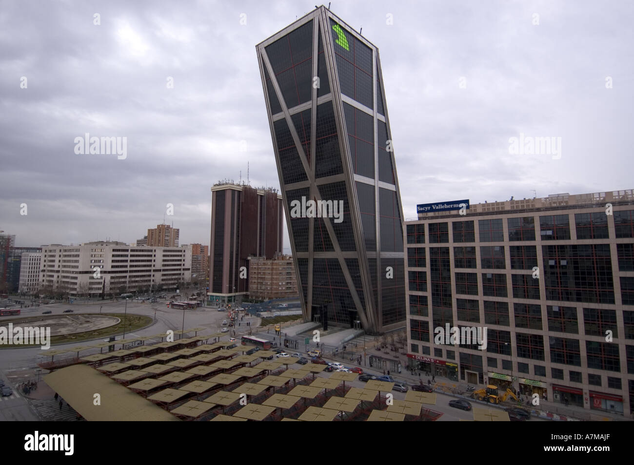 Madrid Spain plaza Castilla Rio tower Stock Photo - Alamy