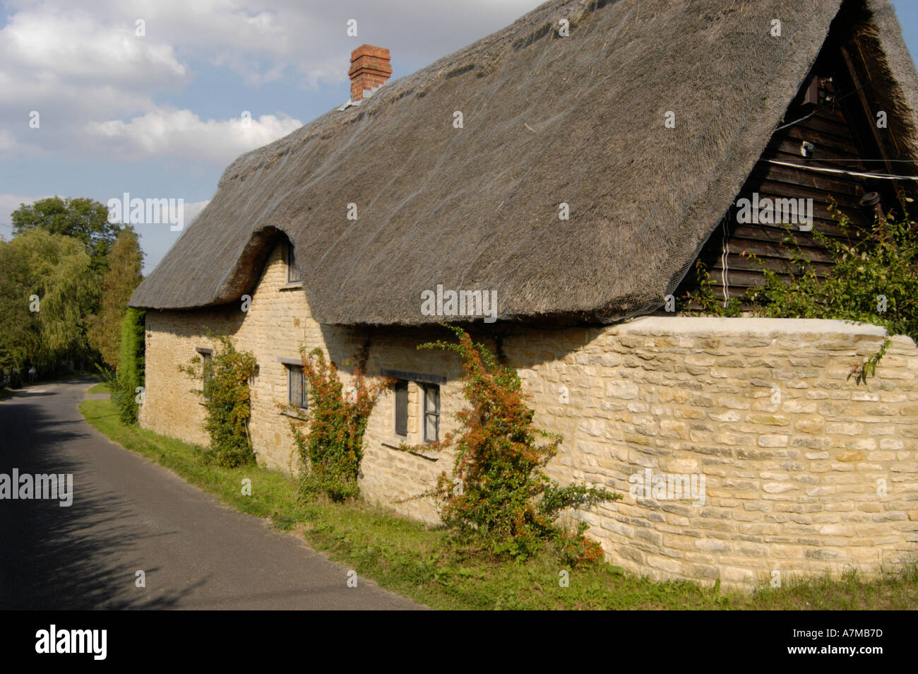 Little Tew Village High Resolution Stock Photography and Images - Alamy