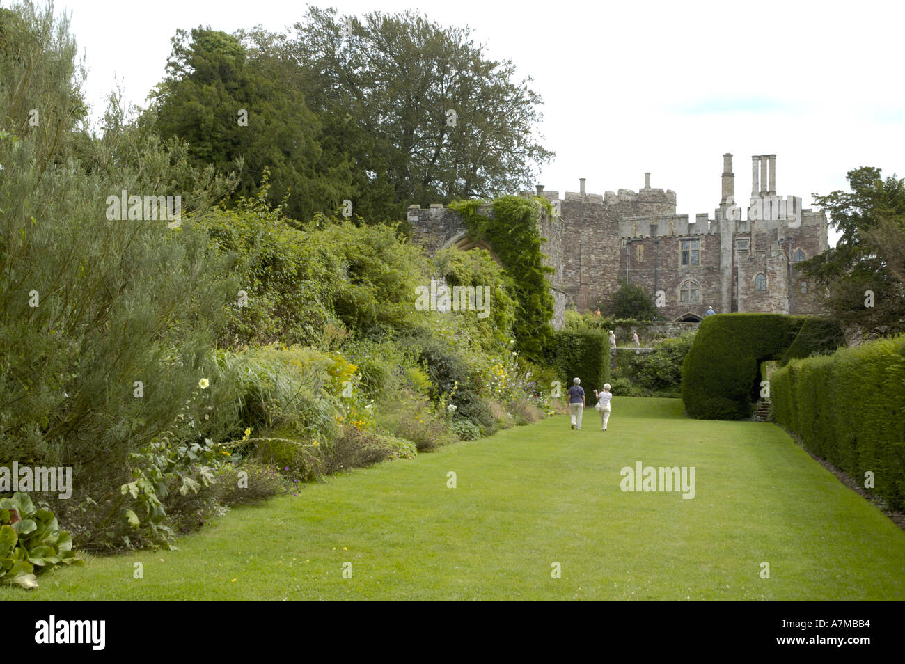 Berkeley castle hi-res stock photography and images - Alamy