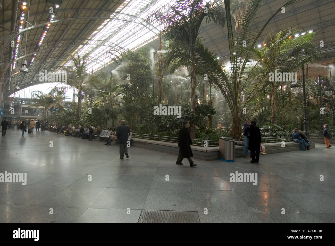 Botanic railway station hi-res stock photography and images - Alamy