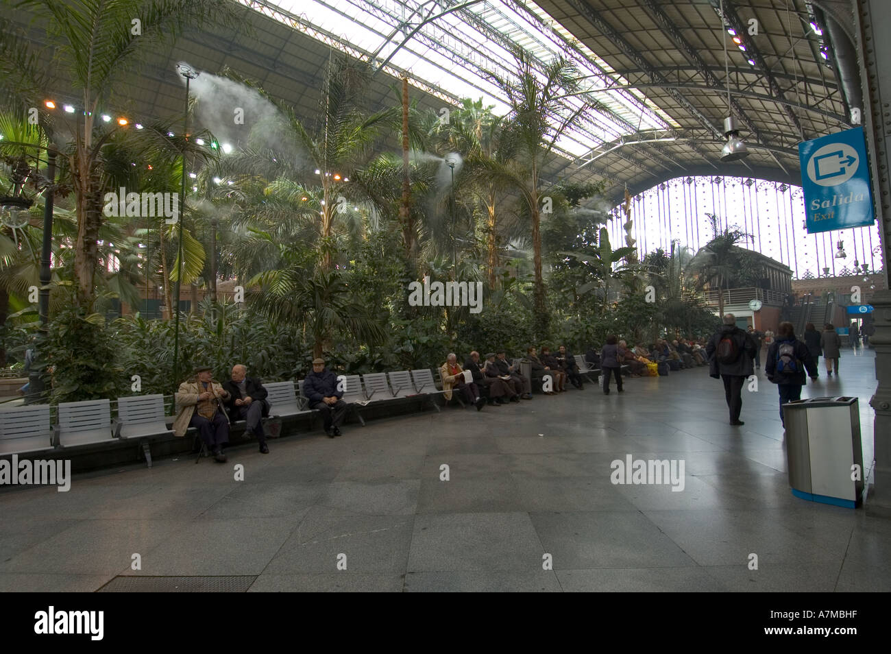 Botanic railway station hi-res stock photography and images - Alamy
