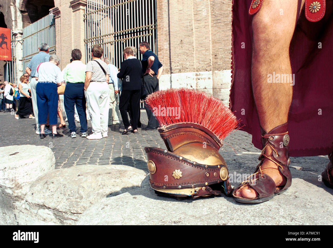 roman centurion at colosseum rome Stock Photo - Alamy