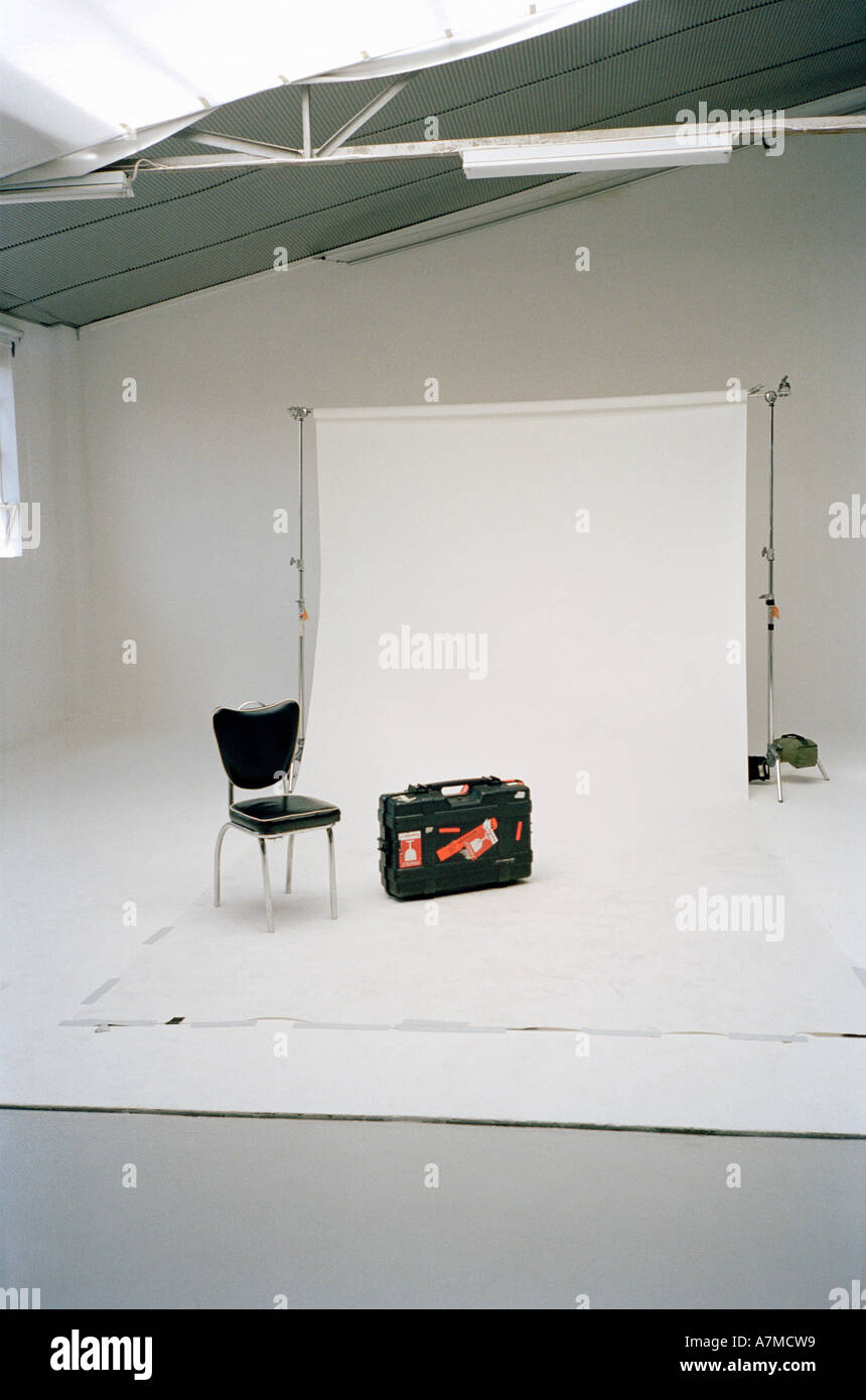 Empty photography studio Stock Photo - Alamy