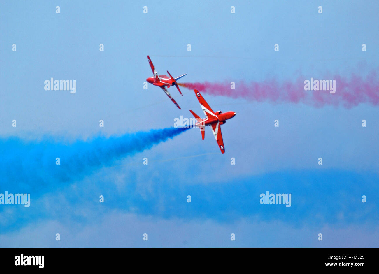 Red arrows reportage hi-res stock photography and images - Alamy