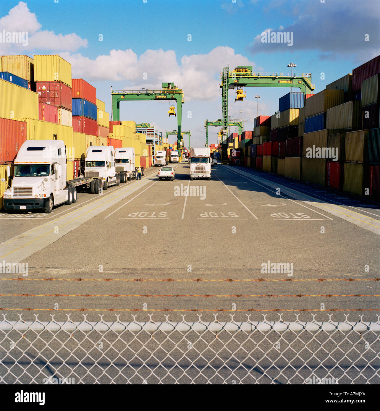 Row blue metal shipping containers hi-res stock photography and images ...