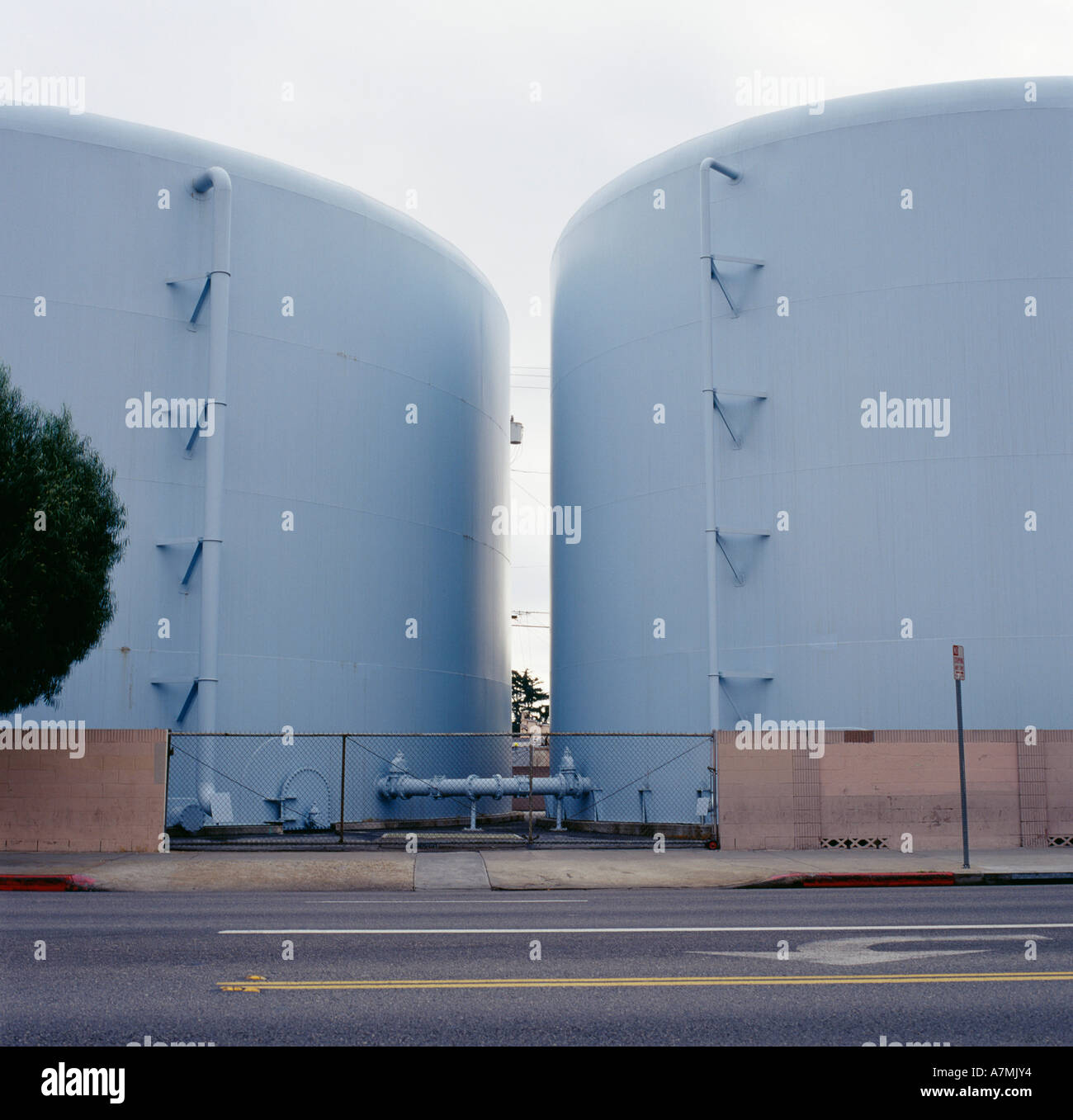 Pair of tanks hi-res stock photography and images - Alamy
