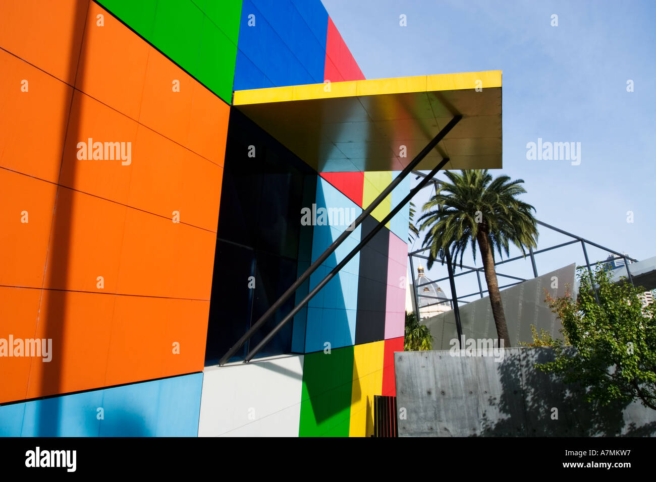 Melbourne Architecture / The facade of the "Melbourne Museum" Carlton ...
