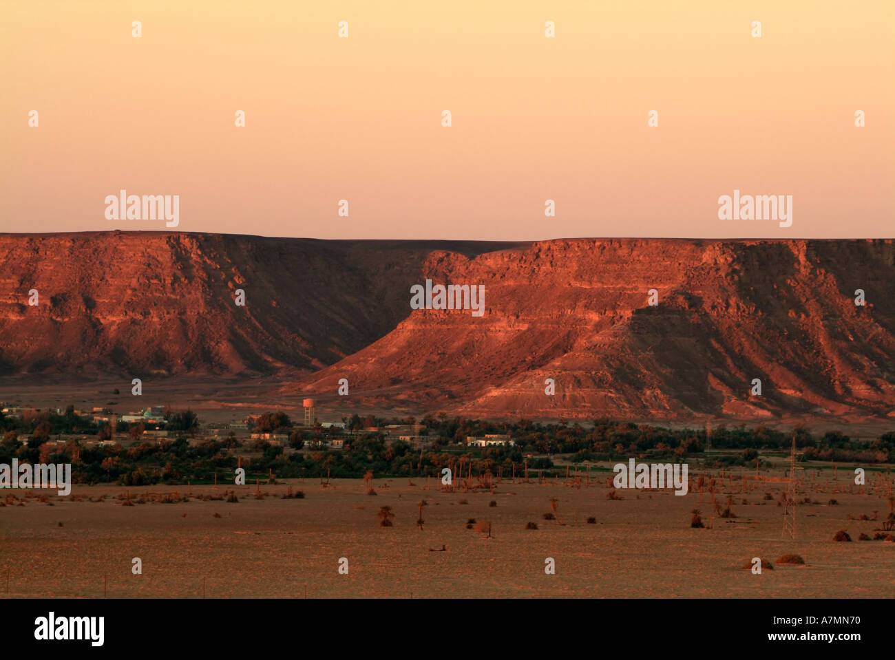 Wadi al-Hayat at dawn, Sahara Desert, Libya Stock Photo - Alamy